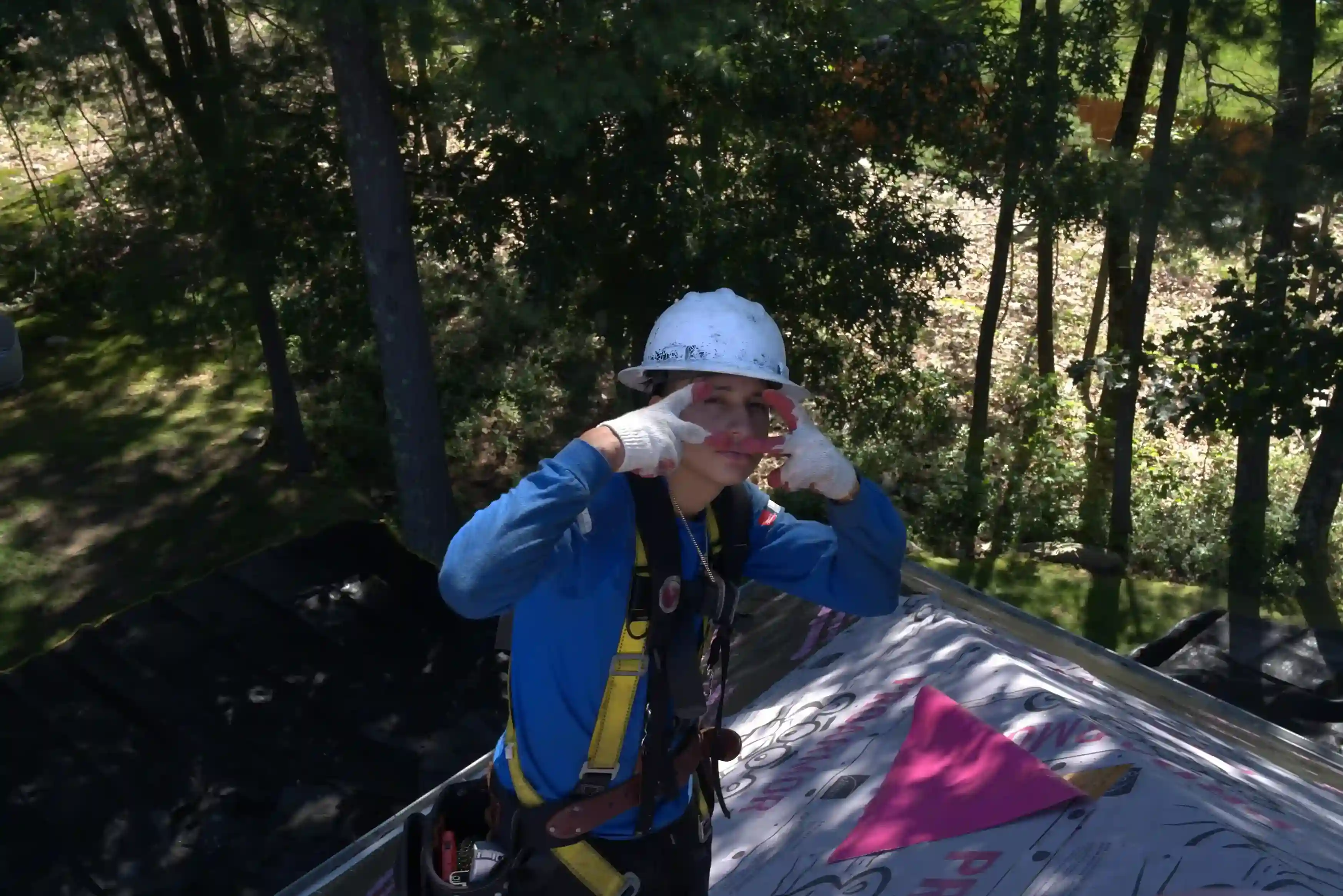 Manny's Roofing LLC